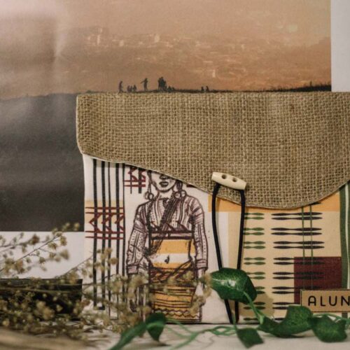 Alunig Handmade Sinan Sabong 13 inch laptop sleeve - Curate