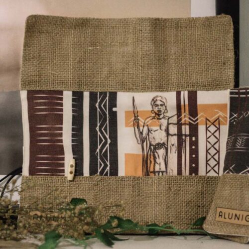 Alunig Handmade Sinan Sabong 13 inch laptop sleeve - Curate