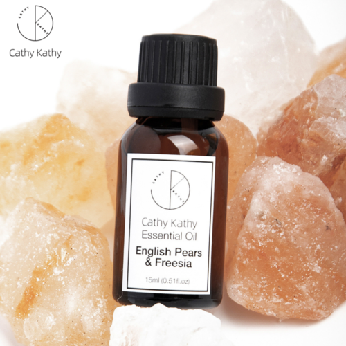 ESSENTIAL OILS ENGLISH PEARS AND FREESIA SCENT - Curate